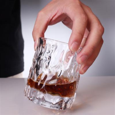 Cina tazza di vetro del whiskey da 7 once della tazza di stile dell'acqua palla nordica di vetro glaciale irregolare della birra dell'alta in vendita