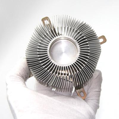 Cina Elettroforesi/anodizzazione/trattamento di lucidatura di radiatori di alluminio estruso resistente in vendita