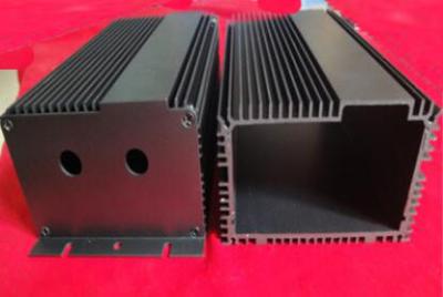 Cina L'ossidazione anodica in nero ha espulso contenitori elettrici di metallo del dissipatore di calore di alluminio di recinzioni in vendita
