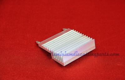 China La plata anodiza el disipador de calor de aluminio sacado para UPS en venta