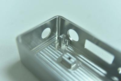 Cina CNC che lavora i pezzi meccanici a macchina di alluminio di tolleranza di 0.02mm in vendita