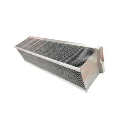 中国 高精度にアルミニウム脱熱器砂を吹き付けることはクーラーのための突き出た 販売のため
