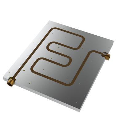 Cina CNC di alluminio raffreddato ad acqua del dissipatore di calore che lavora piatto a macchina freddo in vendita