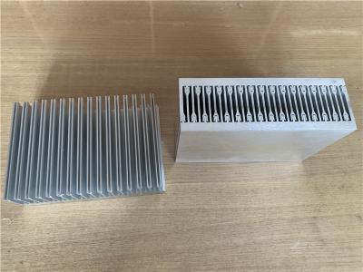 Cina L'estrusione su misura di precisione dissipatore di calore di alluminio del radiatore LED del dissipatore di calore dell'estrusione del dissipatore di calore della pressofusione in vendita