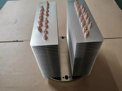 中国 高精度の銅の管脱熱器LEDおよびCPUのためのアルミニウムによって積み重ねられるひれ脱熱器 販売のため