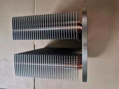 中国 高精度の銅の管脱熱器LEDおよびCPUのためのアルミニウムによって積み重ねられるひれ脱熱器 販売のため