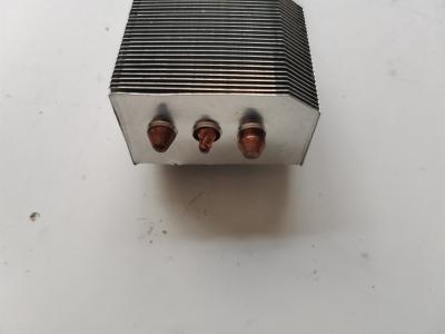 Cina Dissipatore di calore dell'alluminio di forma del quadrato espulso industriale con il bottaio  Tubes in vendita