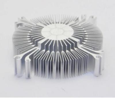 Cina Estrusione di alluminio espelsa su misura di profilo del dissipatore di calore del radiatore rotondo del girasole per illuminazione del LED in vendita