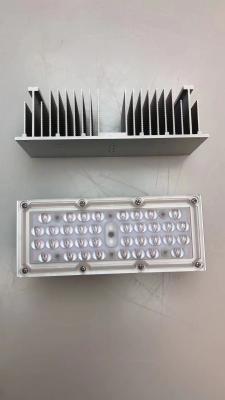 Cina Su misura anodizzi il profilo di alluminio lavorante dell'estrusione del dissipatore di calore di alluminio del dissipatore di calore di CNC per il LED in vendita