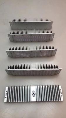 Cina Su misura anodizzi il profilo di alluminio lavorante dell'estrusione del dissipatore di calore di alluminio del dissipatore di calore di CNC per il LED in vendita