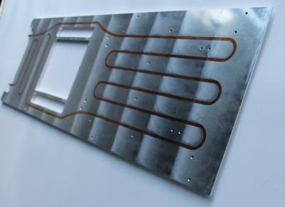 Cina Piatto freddo di alluminio con il Alluminio-dispositivo di raffreddamento del tubo di rame di 4-Pass 6-Pass con i montaggi in rilievo in vendita