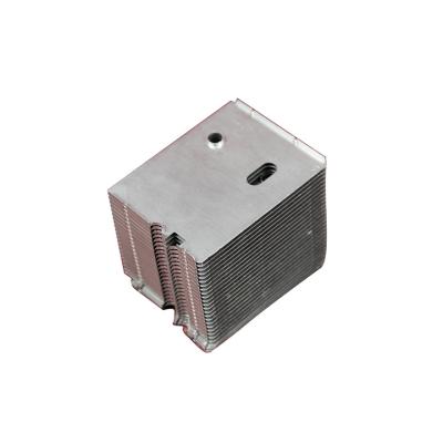 Cina Il raffreddamento a aria ha espulso tolleranze di alluminio 0.02mm - 0.1mm del dissipatore di calore del computer dei dissipatori di calore in vendita