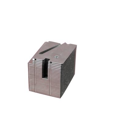 Cina Il raffreddamento a aria ha espulso tolleranze di alluminio 0.02mm - 0.1mm del dissipatore di calore del computer dei dissipatori di calore in vendita