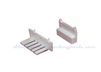 China La plata anodiza el disipador de calor de aluminio sacado para UPS en venta