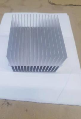 Cina i dissipatori di calore espelsi di alluminio da 89-125 millimetri 0,1 millimetri di planarità di anodizzazione dell'argento in vendita