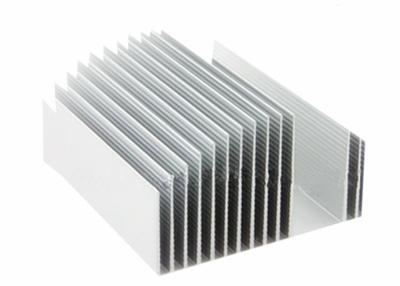Cina L'alluminio d'argento elettronico ha espulso dissipatore di calore per il T3 del transistor - T8 in vendita
