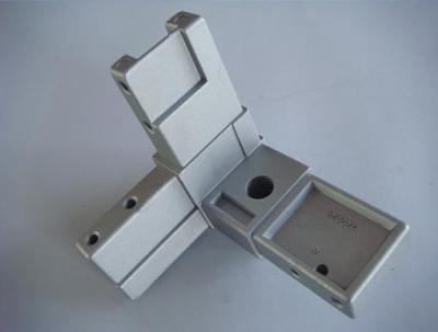 China Opgepoetste de Afgietsels Hoge Precisie van de Aluminiummatrijs Zilverachtig voor Verlichting Te koop