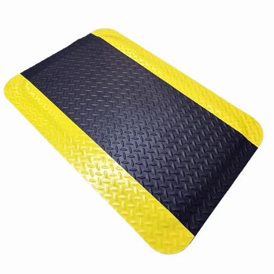Cina Matto per pavimenti in PVC a superficie di diamanti industriali Matti anti-affaticamento in vendita