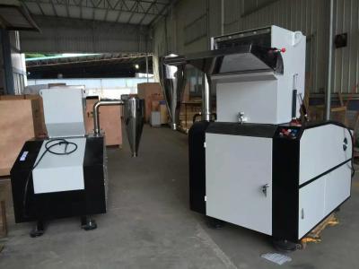 Cina Trinciatrice di plastica insonorizzata plastica/del frantoio/macchina di granulazione di plastica con la taglierina piana in vendita