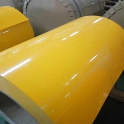 China Kleurgecoate voorgeverfde gegalvaniseerde stalen spoelen voor perforatieverwerking en lengte 600-12000 mm Te koop