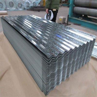 Cina Piatti di tetto di zinco galvanizzati a spangola regolare personalizzati per soluzioni di copertura in diverse dimensioni in vendita