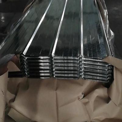 Cina Piatti di tetto di zinco galvanizzati a spangola regolare personalizzati per soluzioni di copertura in diverse dimensioni in vendita
