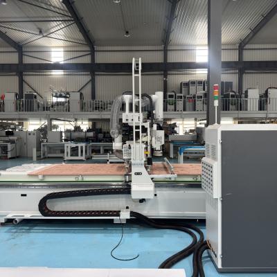 China Woodworking CNC Nesting Machine With 12pcs Linear Tool AC380V / 3PH / 50HZ for sale