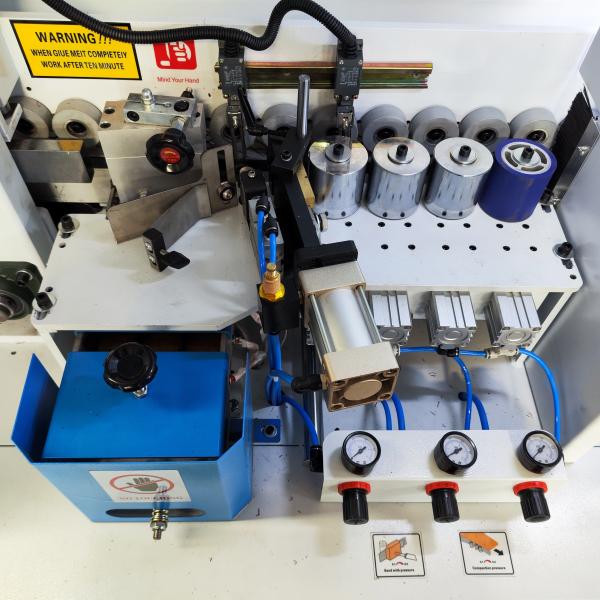Quality Semi Automatic Edge Banding Machine Gluing Scraping Woodworking Tool 4.8KW for sale