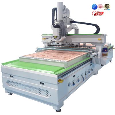 China Auto Change CNC Router Woodworking Machine With Press Roller For Cabinet & Door Making for sale