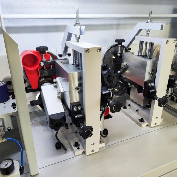 Quality Semi Automatic Edge Banding Machine Gluing Scraping Woodworking Tool 4.8KW for sale