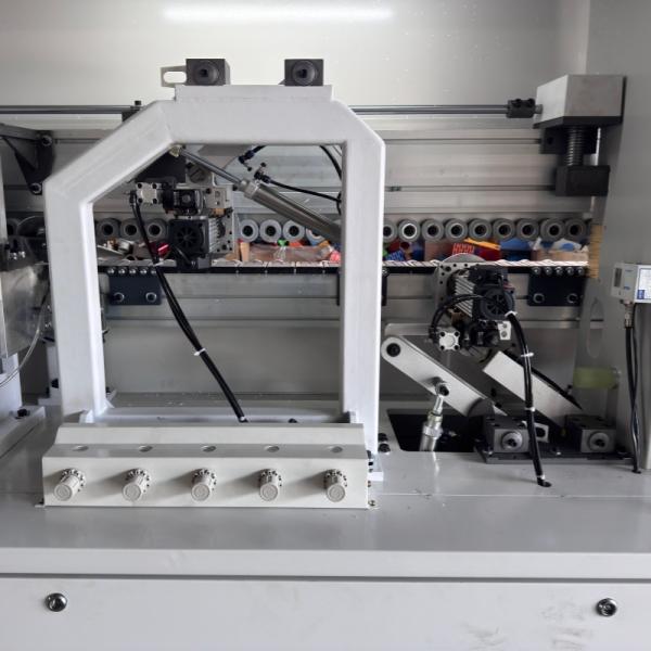Quality Automatic Linear Woodworking Edge Banding Machine 0.4 - 3mm Edge Thickness for sale