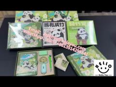 Interessante set di journaling Panda Gift Box con taccuino, penna firmata e ventaglio