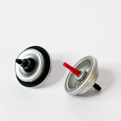 China Metal y válvula plástica del repuesto del gas con el tronco plástico rojo del gas del butano en venta