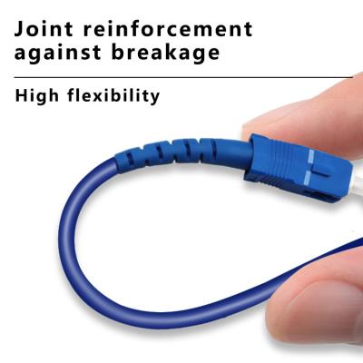 Cina FTTH Armored Fiber Optic Patch Cable G652D G657A1 G657A2 HXCOWO SC SC UPC APC in vendita