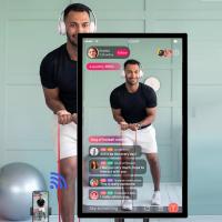 China 32 Inch Live Streaming Machine Touch Panel PC 4K Display 4G 32G Android 8.1 for sale