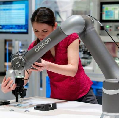 Cina Asse OMRON TM14M Cobot Payload 14kg del braccio 6 del robot con la macchina fotografica visiva per il trattamento del robot come Cobot in vendita