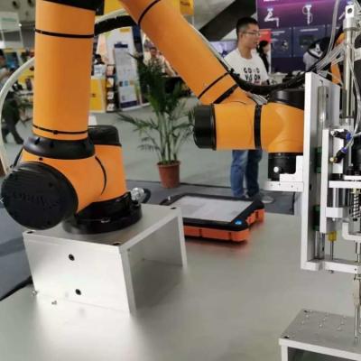 Cina Robot per saldatura AUBO i10 con altri saldatori dell'ARCO utilizzati per la saldatura ad arco come altro apparecchio per saldare in vendita