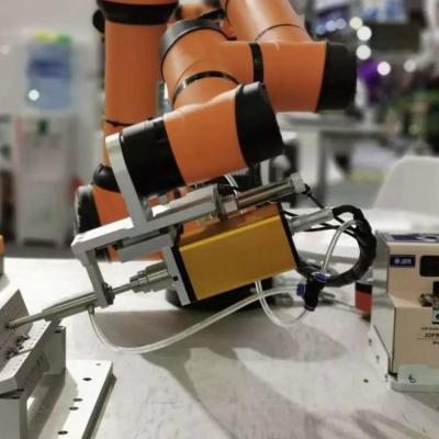 Cina Robot per saldatura AUBO i10 con altri saldatori dell'ARCO utilizzati per la saldatura ad arco come altro apparecchio per saldare in vendita
