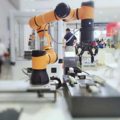 Cina Robot per saldatura AUBO i10 con altri saldatori dell'ARCO utilizzati per la saldatura ad arco come altro apparecchio per saldare in vendita