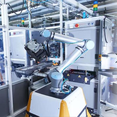 Cina Robot di collaborazione UR16e utilizzato per la vite di chiusura con un braccio robot industriale di 6 assi come Cobot in vendita