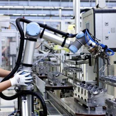 China Robô Palletizing com linha central do braço 6 do robô do alcance 1300mm da carga útil 10kg de UR10e para a linha de embalagem à venda