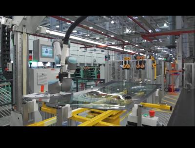 China Pegado del robot de UR5e Cobot con el brazo robótico de 6 AXIS para el pegado auto como robot colaborativo en venta