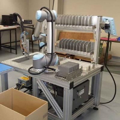 Cina Lightweight Cobot Robot UR 5e With 5KG Payload Manipulator As Robot Collaborative For Pick And Place Machine in vendita
