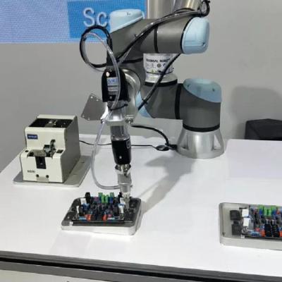 Cina Lightweight Cobot Robot UR 5e With 5KG Payload Manipulator As Robot Collaborative For Pick And Place Machine in vendita