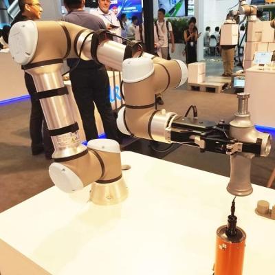 China Mini Robot UR 3e Of Collaborative Robot With 3KG Payload As Cobot For Material Handling Equipment Parts Te koop