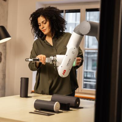 Cina Manipulator Robot Arm 6 Axis Of GoFa CRB 15000 950mm Reach Cobot Robot With Collaborative Robot Arm in vendita