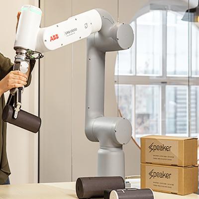中国 Cobot Robot GoFa CRB 15000 OmniCore C30 Controller IP54 Protection 6 Axis Reach 950mm Payload 5kg Cobot 販売のため