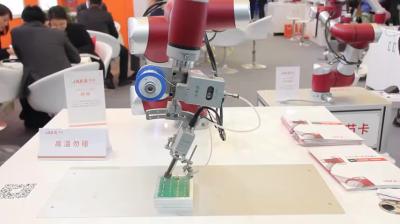 Cina Cobot Robot Of JAKA Zu 12 12kg Payload With 6 Axis Universal Robotic Arm Used For Welding Robot in vendita