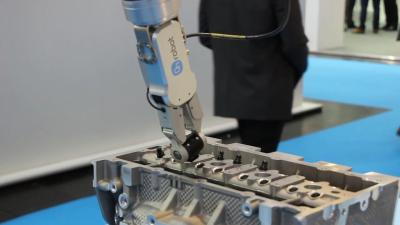 Cina smallest  table-top robot UR3 collaborative robot application as industrial cobot robot  owning high efficiency in vendita