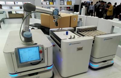 Cina Manipulator Robot Arm With AGV Of UR With Robotic Welding Machine And Cobot Robot Universal in vendita
